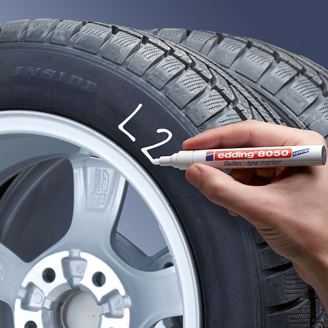Uni Paint Marker PX-30 Broad | Pen Store